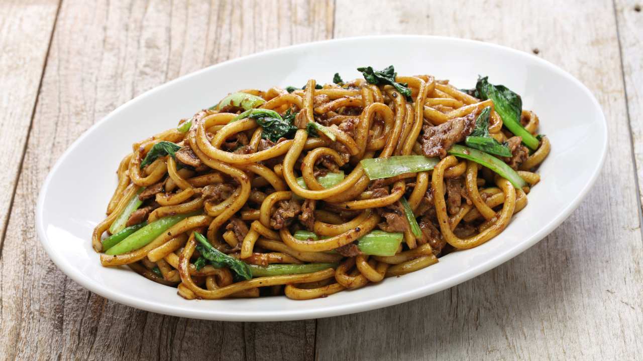 Bakmi Jawa vs Bakmi Cina: Beda Bumbu, Cara Masak, & Filosofi Rasa yang ...